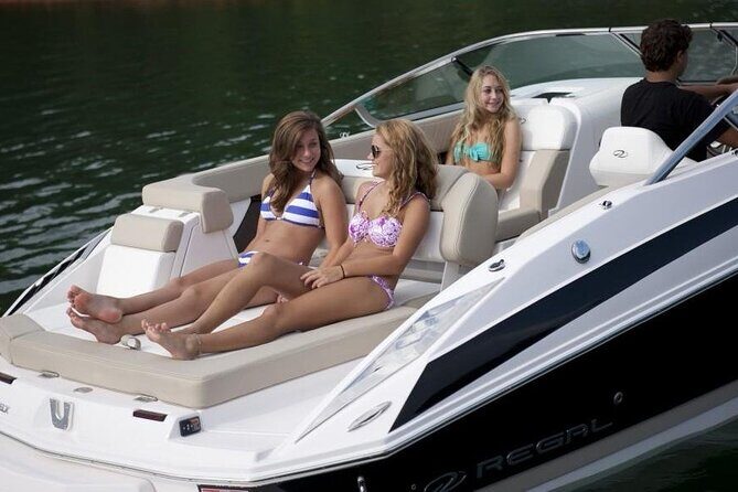 2 Hours Private Boat Tour Como - Discovering Lake Como on a Private Boat