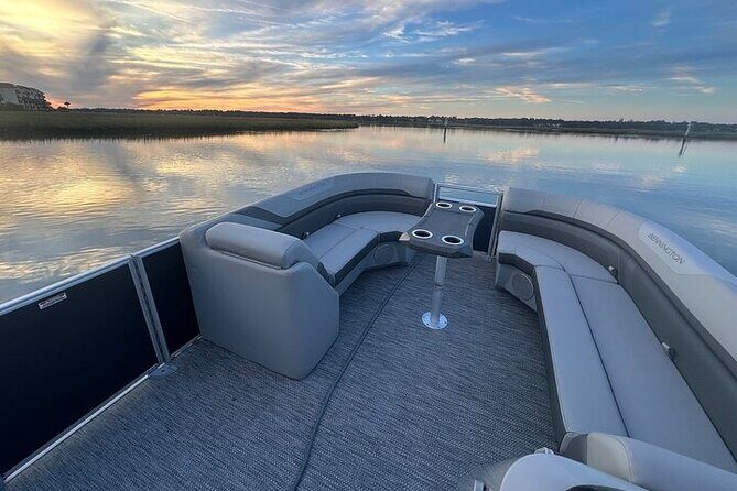 22 ft. Luxury Pontoon Private Hilton Head Boat Rental for 3 Hours - The Boat and Its Features: Comfort and Convenience