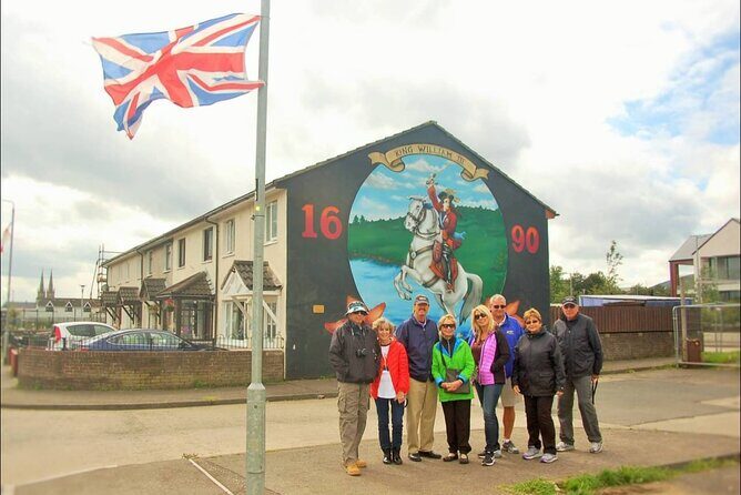 2hours Republican & Loyalist Mural Black Taxi Tour from Belfast - The Itinerary in Detail: Why Each Stop Matters