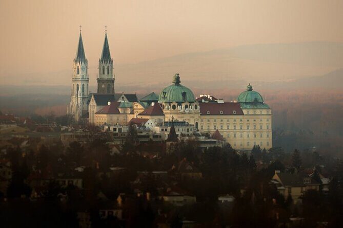 3 Castles and Wine Private Day Trip in Danube Valley from Vienna - What’s special about each stop?