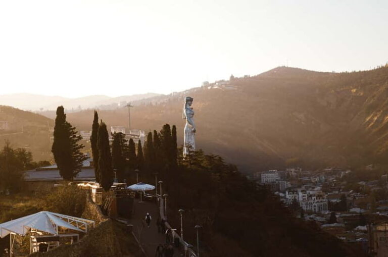 3 Faces of Tbilisi - The new, the old and the alternative - Guides Who Make the Difference