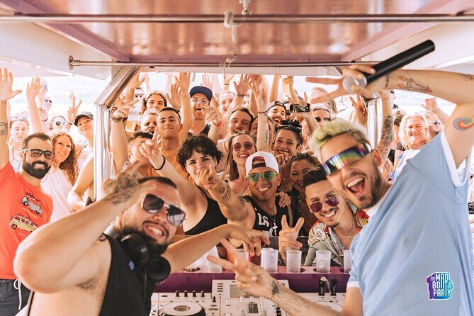 3 hours on the craziest boat party in Malaga - The Reality: What Guests Say
