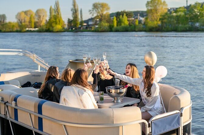 3 Hours Prague Private Boat Cruise Beer or Prosecco Unlimited - What Travelers Say