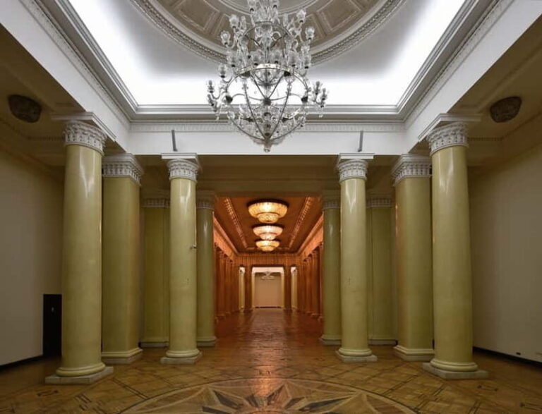 4 hour: Palace of Culture & Science and POLIN Museum - Exploring the Palace of Culture & Science