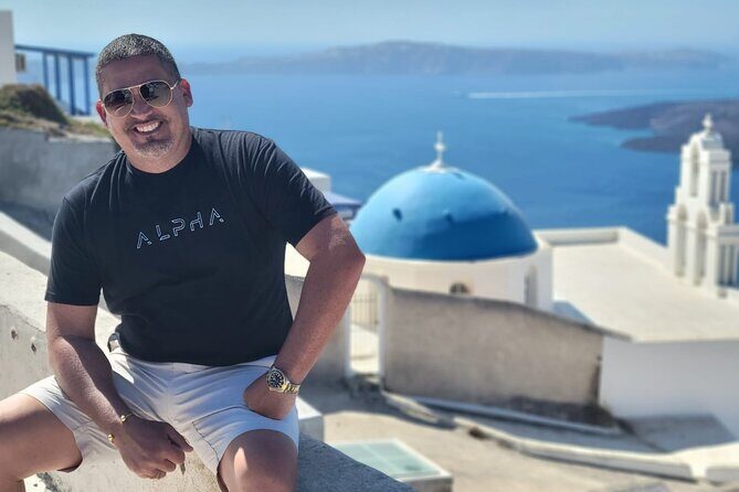 4 hrs PRIVATE island tour and photos, Oia and Blue domes - Balancing Highlights and Limitations