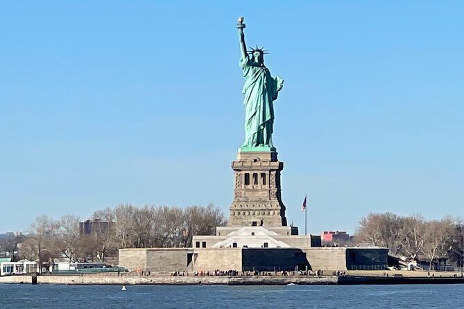 6 hour Bus tour and 1 hour Boat Ride by the Statue of Liberty - The Experience and Guides