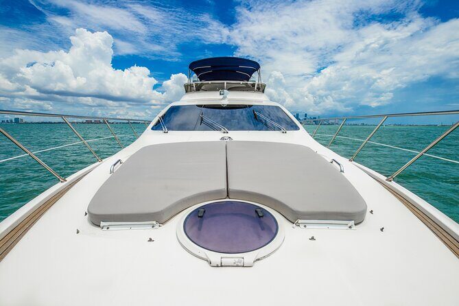 62' Azimut Yacht Charter - An In-Depth Look at the Yacht Charter Experience