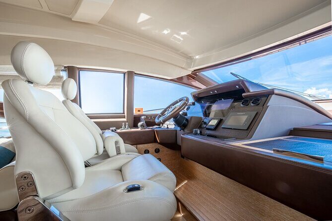 70' Azimut Flybridge Yacht Charter - What You Can Expect on This Yacht Tour