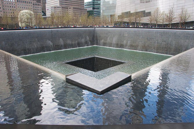 9/11 Memorial at World Trade Center and Financial District Walking Tour - What We Love About This Tour
