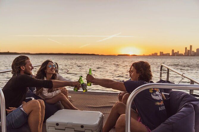90 min Private Sunset Cruise Around Miami Celebrities Mansions - The Experience — What to Expect