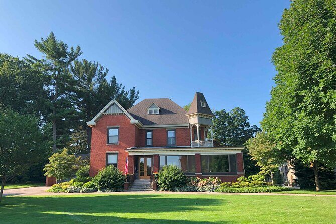 A Self-Guided Walking Audio Tour of Holland, Michigan - Who Will Love This Tour?