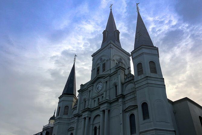 Adults Only Haunted Pub Crawl in New Orleans - The Drinks and Atmosphere