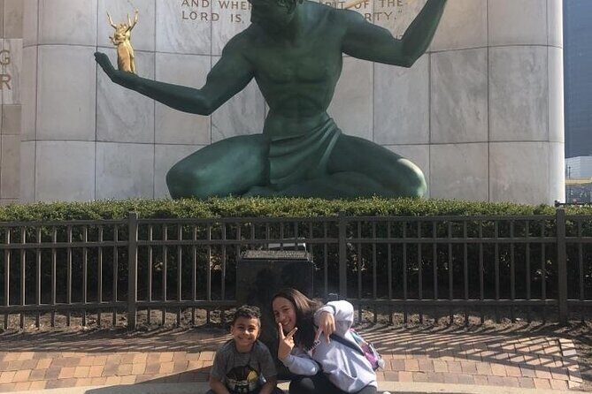 Adventurous Scavenger Hunt in Detroit by Wacky Walks - The Experience: Pros and Cons