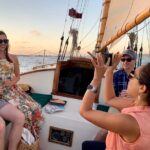 Afternoon Sail On A Charming Vintage Yacht Beer &. Wine Included - Comfort and Included Amenities