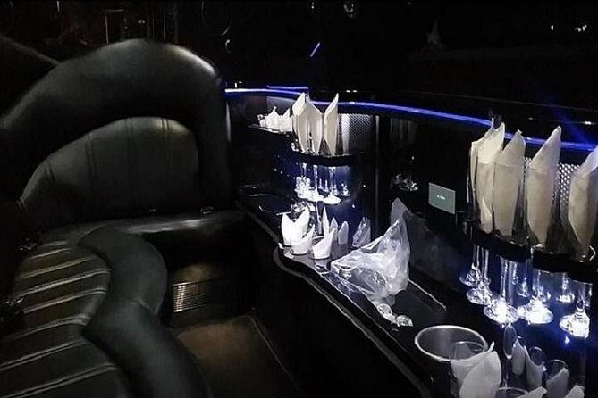 Airport Limousine Transfer one-way - LaGuardia Airport - Lincoln MKT - What the Experience Looks Like in Practice