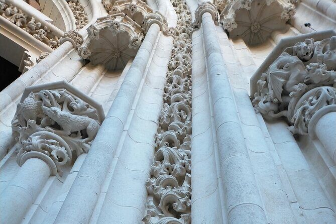 Alcazar and Cathedral, the must-sees, private tour. - Illuminating Seville Cathedral: The Largest Gothic Cathedral in the World