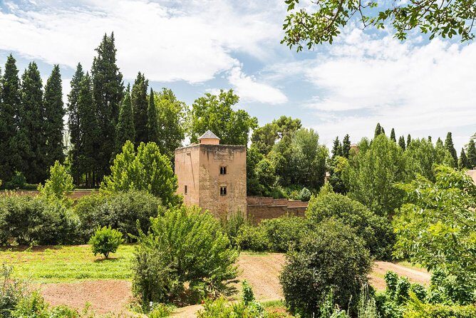 Alhambra, Generalife Gardens & optional Nasrid Palaces - FAQs