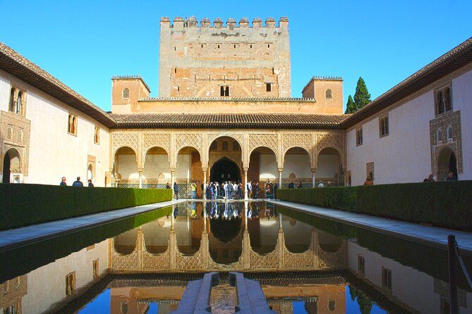 Alhambra, Generalife & Nasrid Palaces Guided Tour in Granada - Detailed Breakdown of the Itinerary