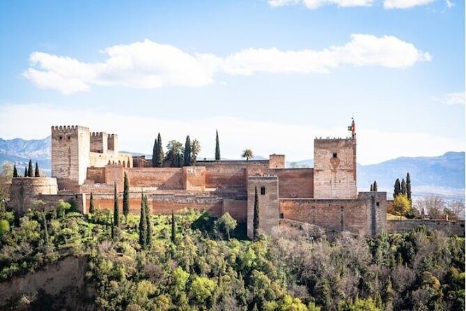 Alhambra: tour with Generalife and Alcazaba. Admission not included - Who Will Love This Tour?