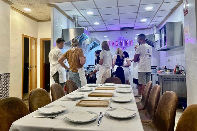 Alicante Paella Cooking Class, Tapas, Drinks and Marketplace - Who Is This Tour Best For?