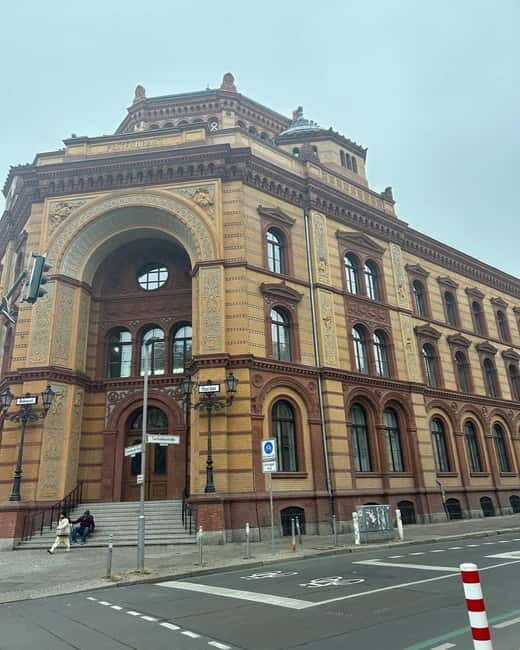 Alternative tour of Berlin in Spanish - A Deep Dive into the Alternative Berlin Tour