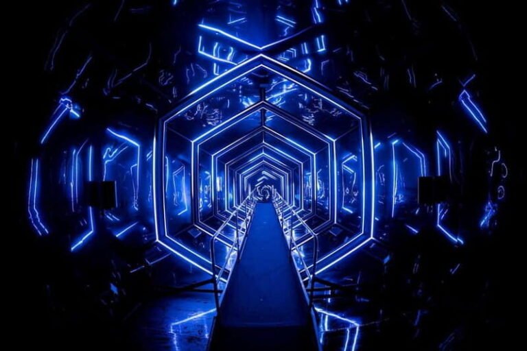 AMAZE Amsterdam: Immersive Audiovisual Experience - The Venue and Setting