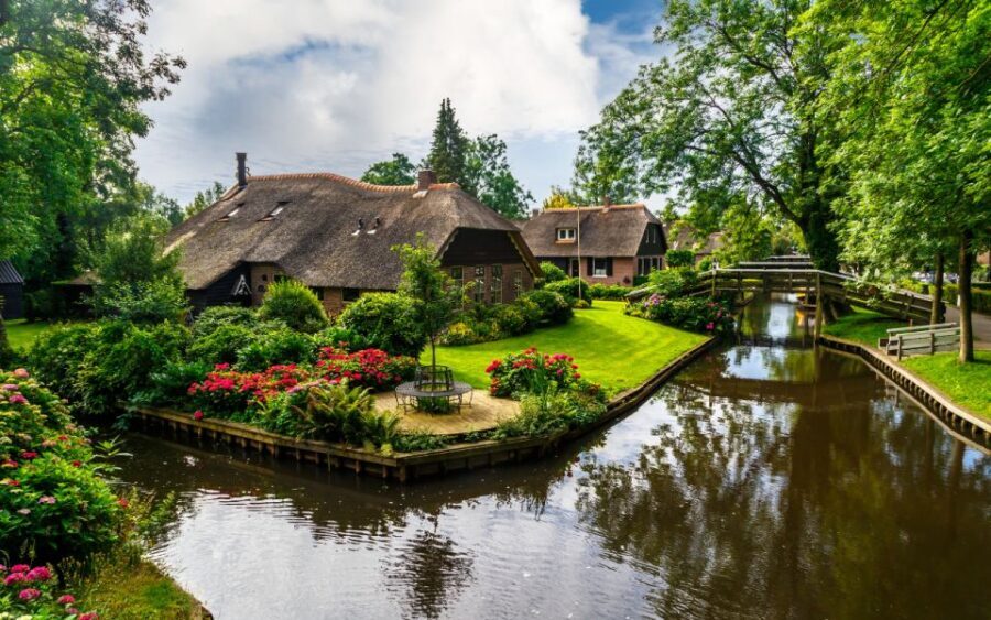 Amsterdam: Giethoorn Day Trip, Boat Tour, and Walking Tour - Authentic Experiences and Tips for Travelers