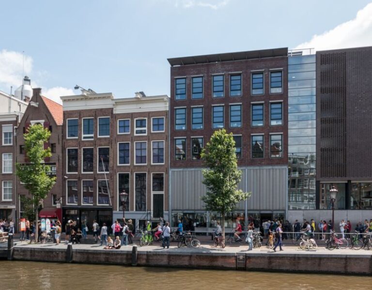 Amsterdam: Private Anne Frank and Jewish Quarter Tour - An Authentic Look at the Jewish Quarter and Anne Frank’s World
