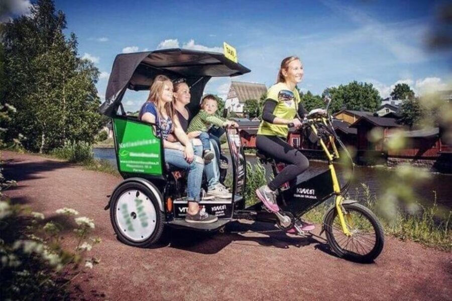 Amsterdam: Private Guided City Tour by Pedicab - Who Should Consider This Tour?