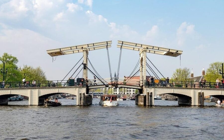 Amsterdam: Private Half-Day Tour with a Local - Exploring the Itinerary