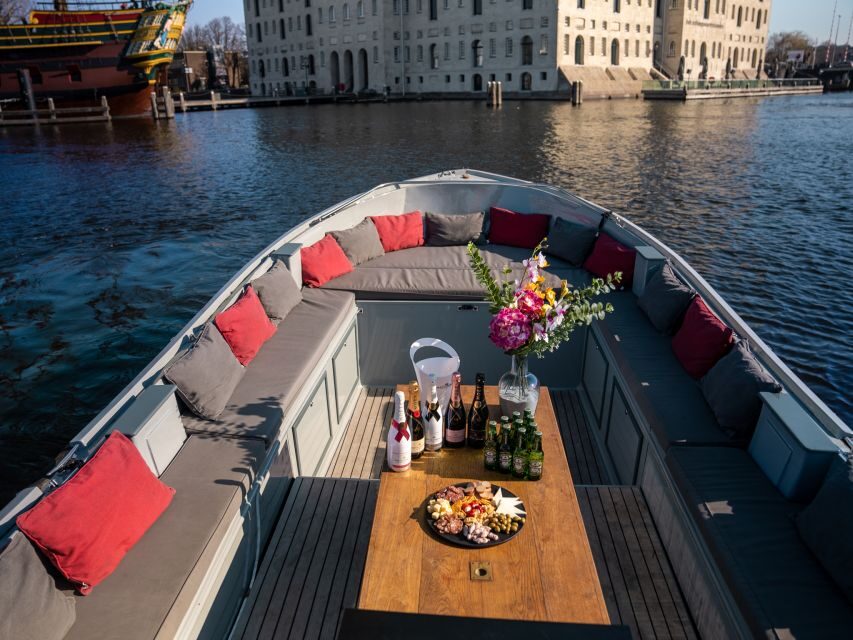 Amsterdam: Private Luxury Cruise with Pizza and Drinks - An In-Depth Look at the Experience