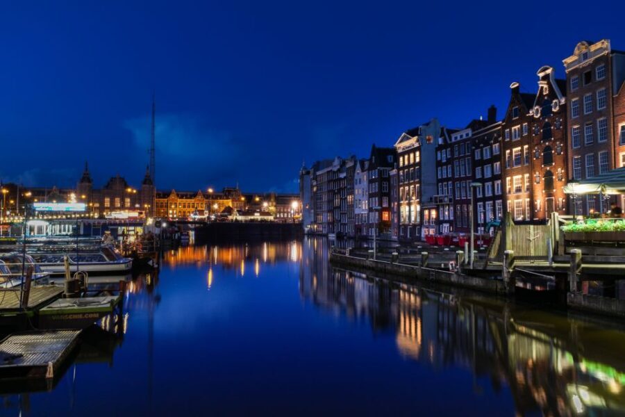 Amsterdam: Private Romantic Evening Boat Tour with Prosecco - Detailed Breakdown of the Itinerary