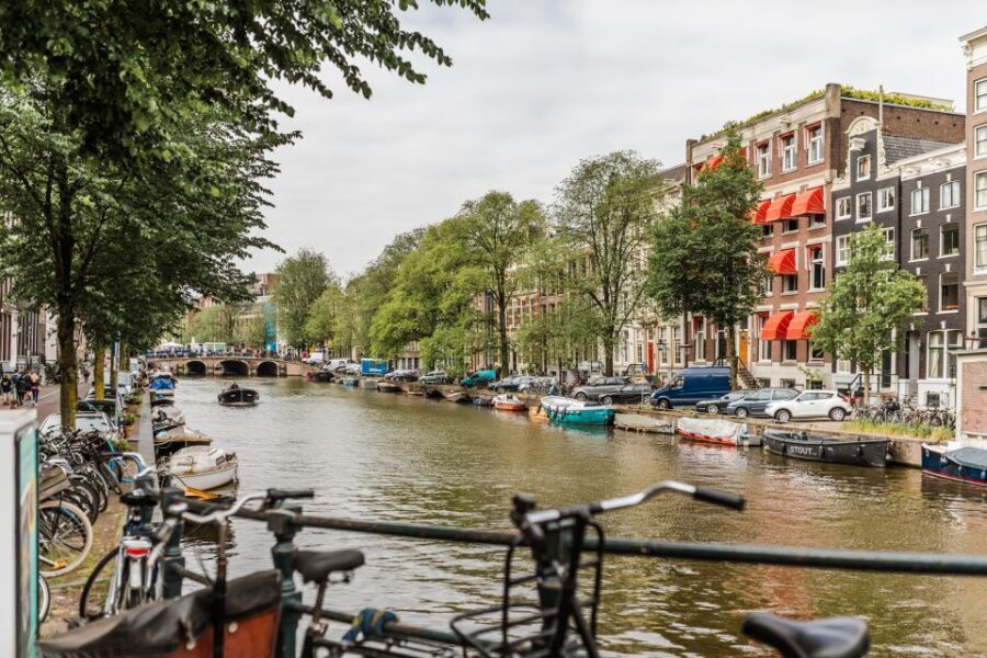 Amsterdam: Private Walking Tour of Jordaan & De 9 Straatjes - Why This Tour Stands Out