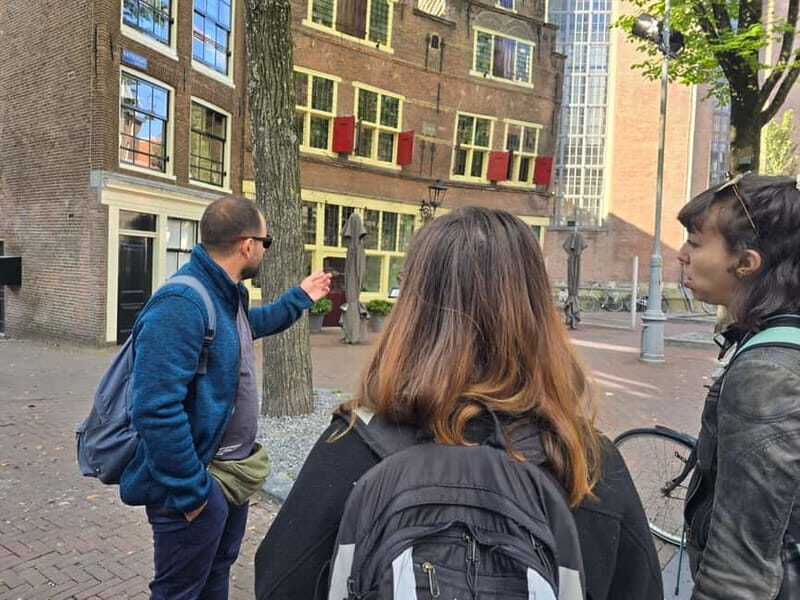 Amsterdam: Private walking tour with Coffee & Anne Frank VR - The Value for Travelers