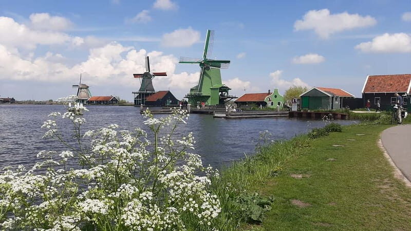 Amsterdam: Zaanse Schans Windmills Guided Tour - Who Should Consider This Tour?