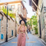 Antalya: Old Town Walking Tour incl. Turkish Tea and Baklava - Walking the Streets of Kaleici