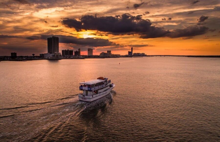 Atlantic City: Happy Hour Cruise - Key Points
