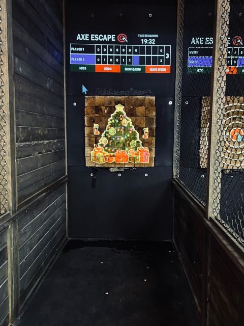 Austin: Axe Throwing - What to Expect During Your Visit