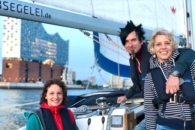 Authentic Sailingtrip "Beyond the Borders of the Port of Hamburg" - The Ship and Comfort