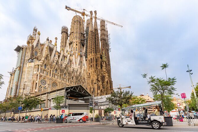 Barcelona Express Tour in a Private Eco Tuk Tuk - What to Expect from the Experience