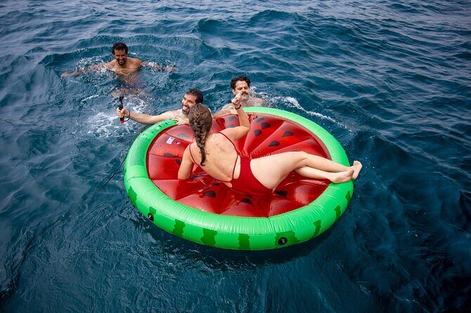 Barcelona Sailing Tour with Swimming, Snacks and Drinks - FAQs