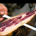 Barcelona´s Lunch or Dinner Tapas Tour: Food, drinks, happiness! - Quality of Guides and Authenticity