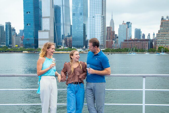 Bateaux New York Fathers Day Buffet Brunch Cruise - Why Choose the Bateaux New York Fathers Day Brunch Cruise?