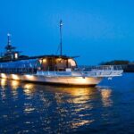 Bateaux New York Fathers Day Plated Dinner Cruise - What Makes This Experience Stand Out?