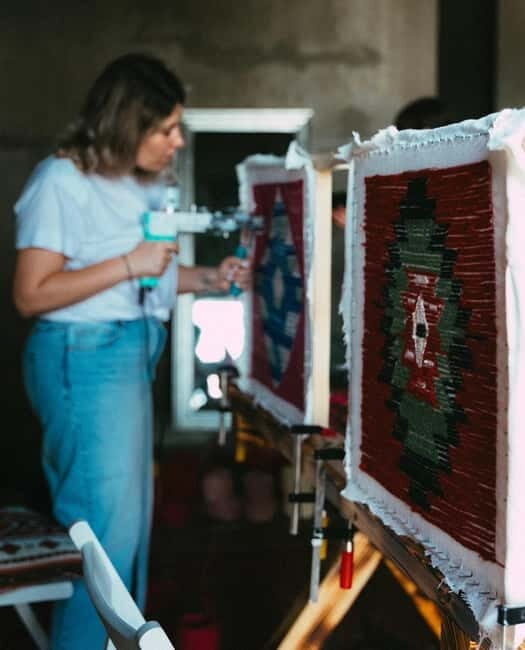 Belgrade: Tufting Workshop with 100% wool - An In-Depth Look at the Tufting Workshop Experience