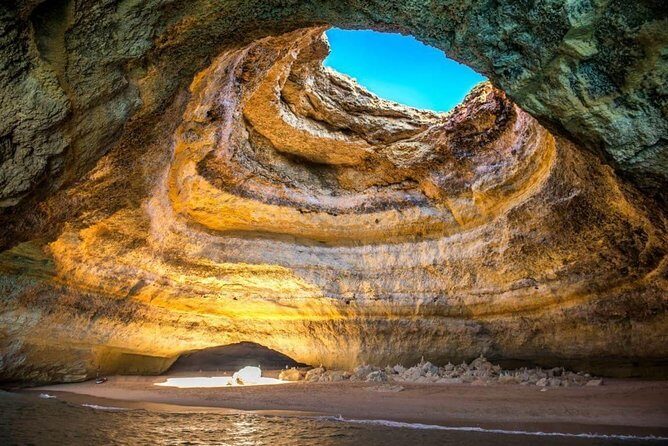 Benagil Cave private boat tour by Seadventure - The Guides and Their Role