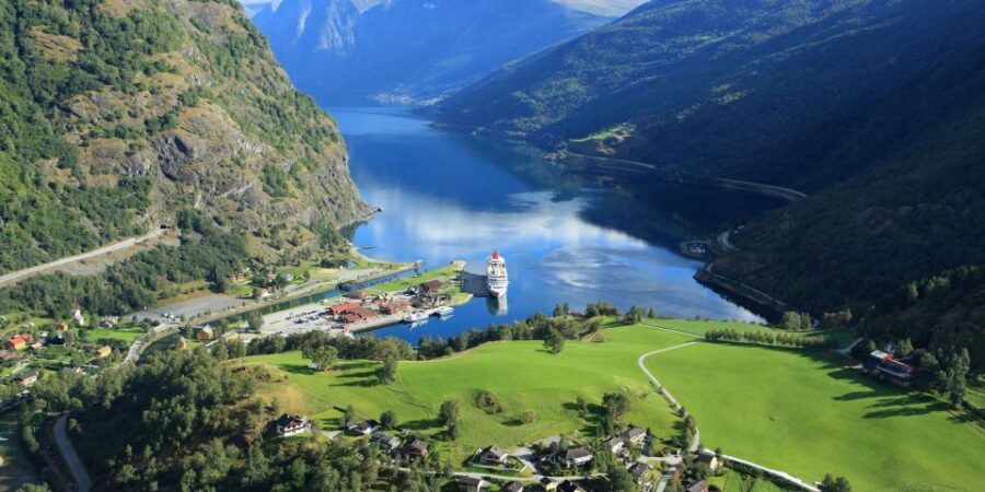Bergen: Hardangerfjord, Voss Gondola & 3 Great Waterfalls - Exploring the Waterfalls