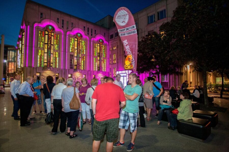 Berlin: 1.5-Hour Comedy Bus Tour in German - What’s Missing and Who Should Consider Other Options?