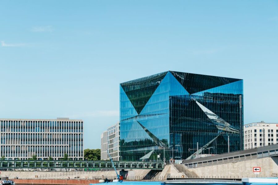 Berlin: 1-Hour City Tour by Boat with Guaranteed Seating - The Itinerary and Sights You’ll Encounter