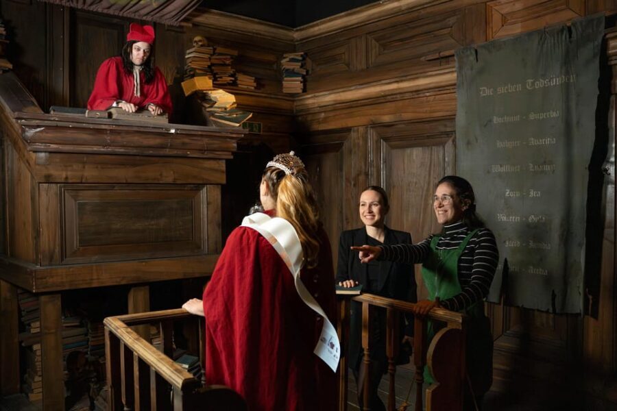 Berlin Dungeon: Bachelor Party Ticket - The Performance: Actors and Stories